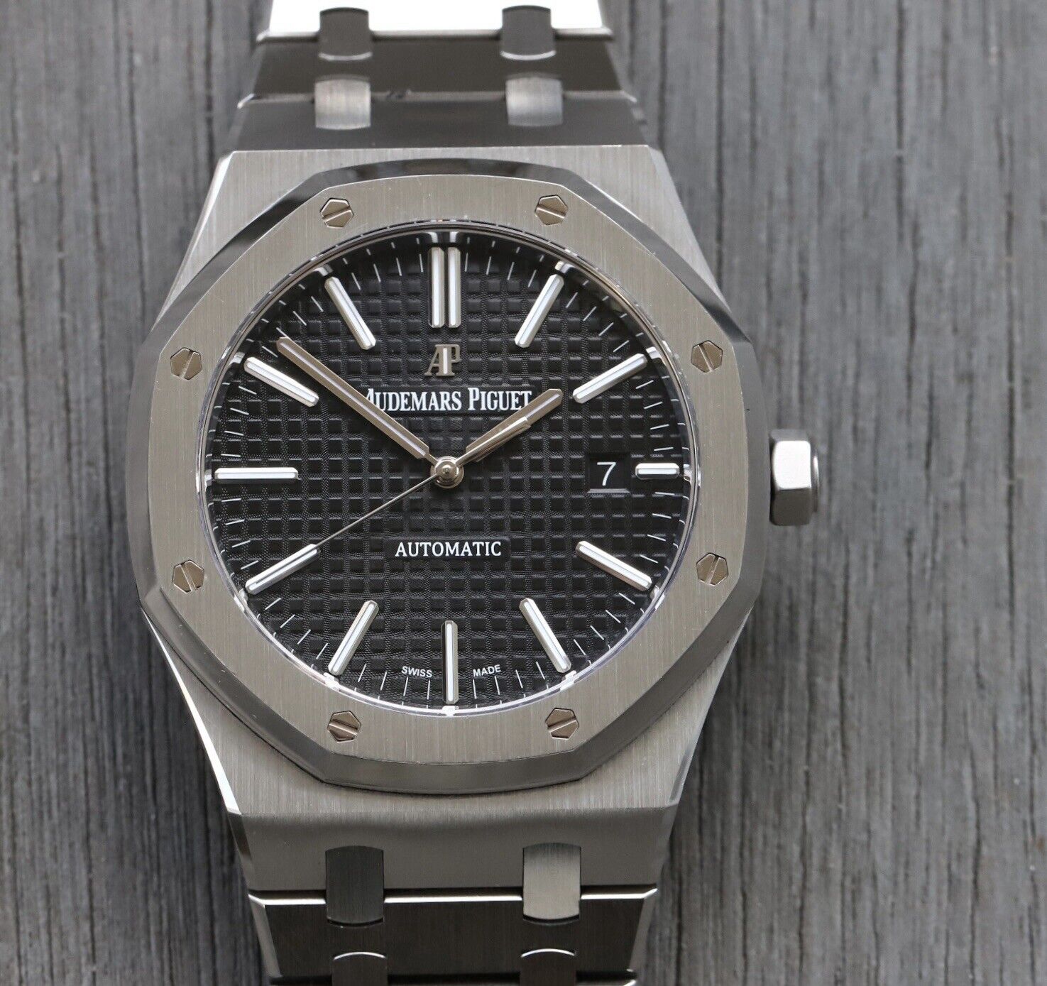 Audemars Piguet Royal Oak 15400 15400ST.OO.1220ST.01 - 2016 – Watch ...