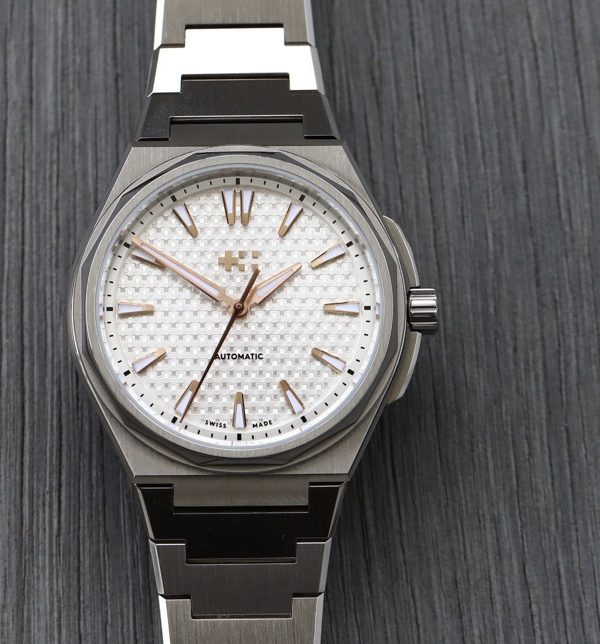 Christopher Ward C12 The Twelve Auto 36mm Alta White - 2024 – Watch ...