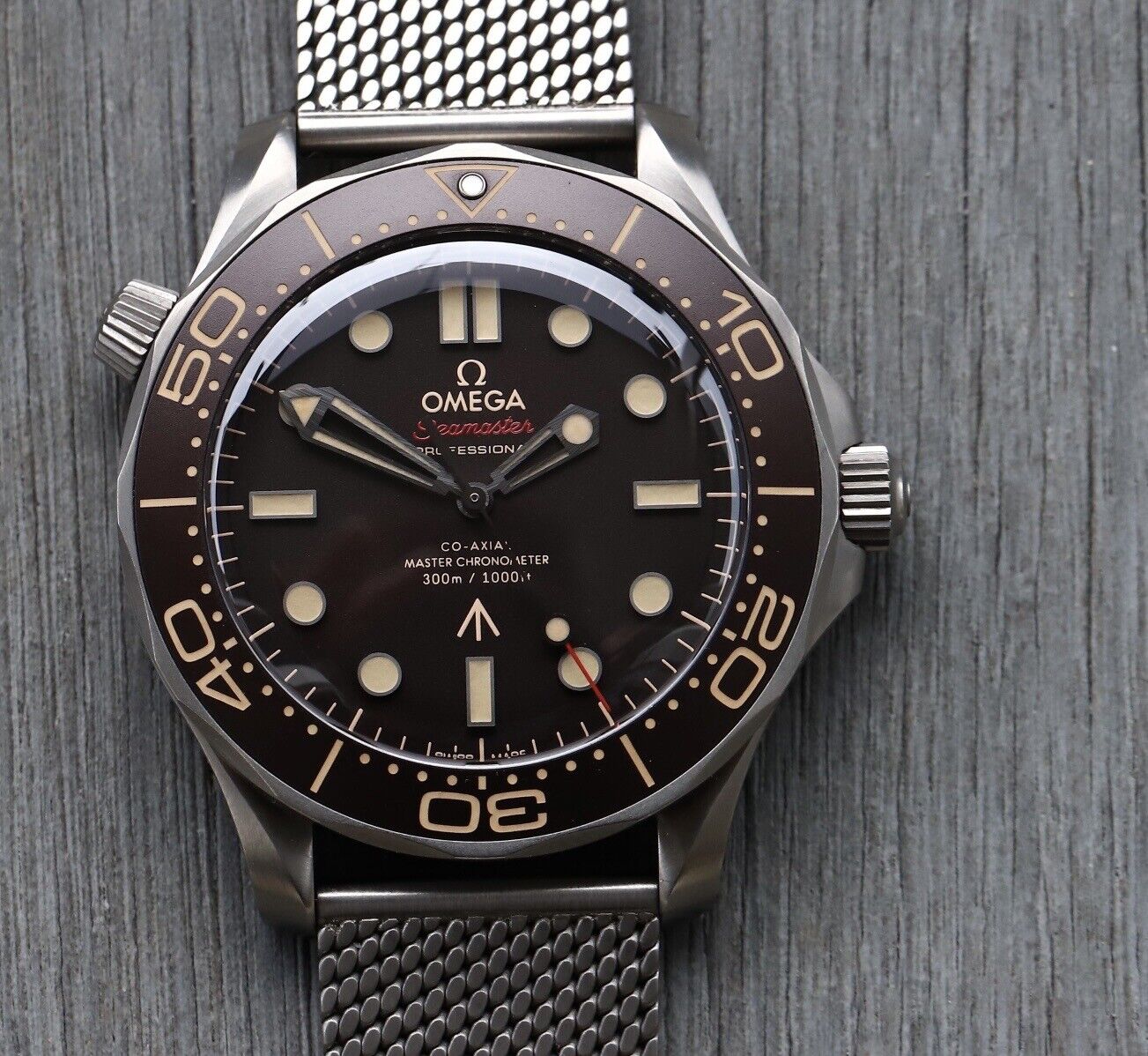 Omega Seamaster 300M 'No Time to Die' NTTD 007 210.90.42.20.01.001 - 2 ...