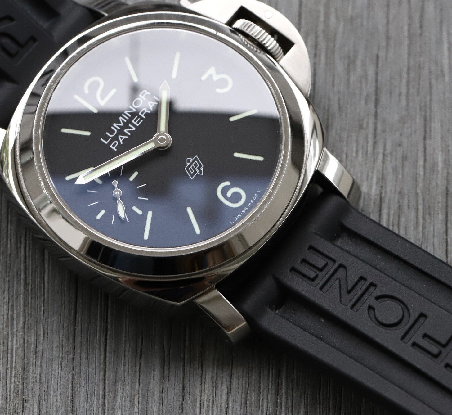 Panerai Luminor Logo PAM1084 44mm Manual Wind - 2023 – Watch Vault ...