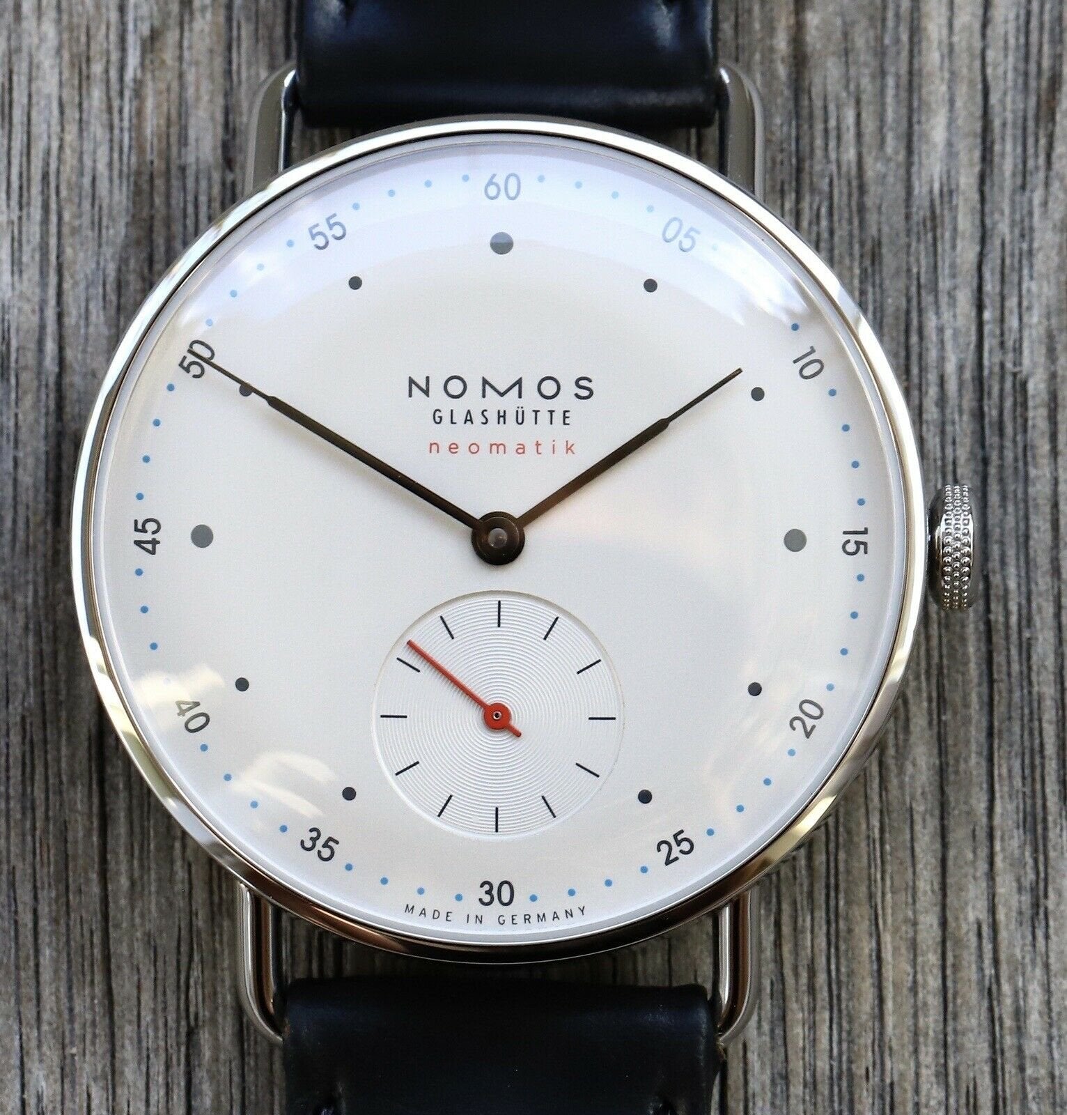 Nomos Metro Neomatik 1st Edition 35mm 1104 - 2021 – Watch Vault Australia